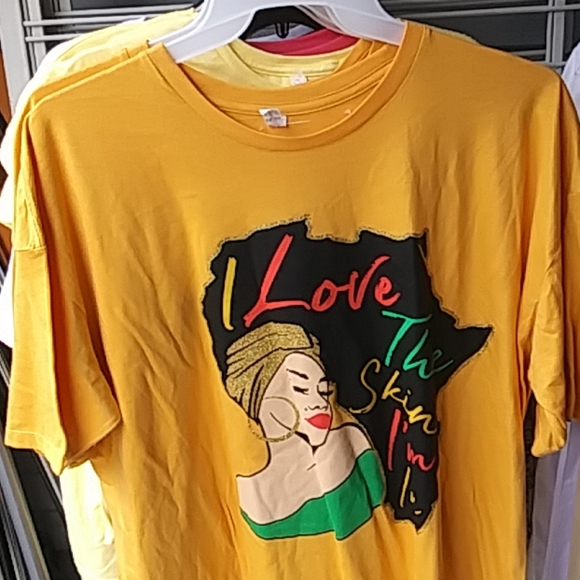 Alstyle | Tops | I Love The Skin Im In Tee Xxl | Poshmark